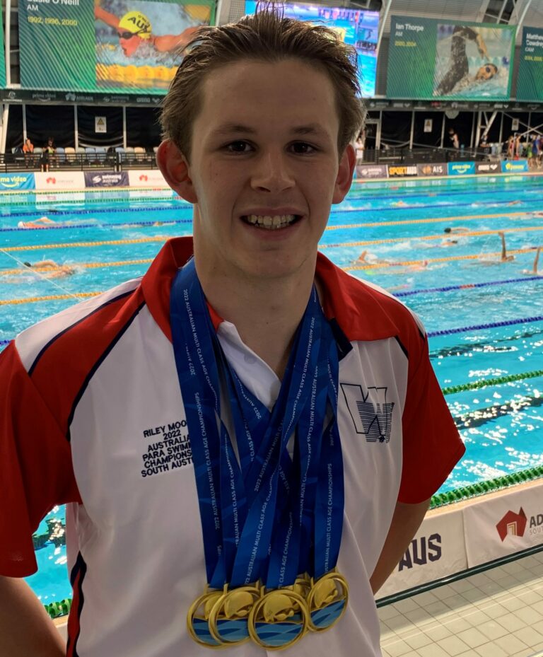 Riley Moore, swimmer who has HSP - HSP Research Foundation